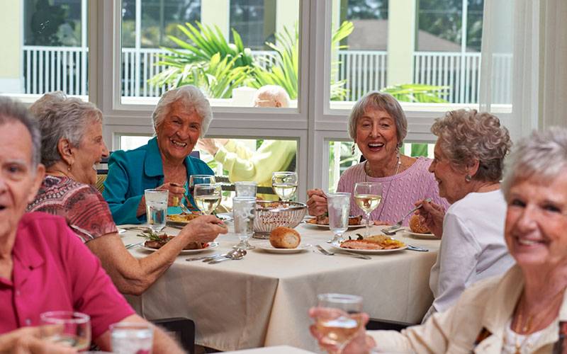 Dining | Senior Living in Cape Coral | Gulf Coast Village